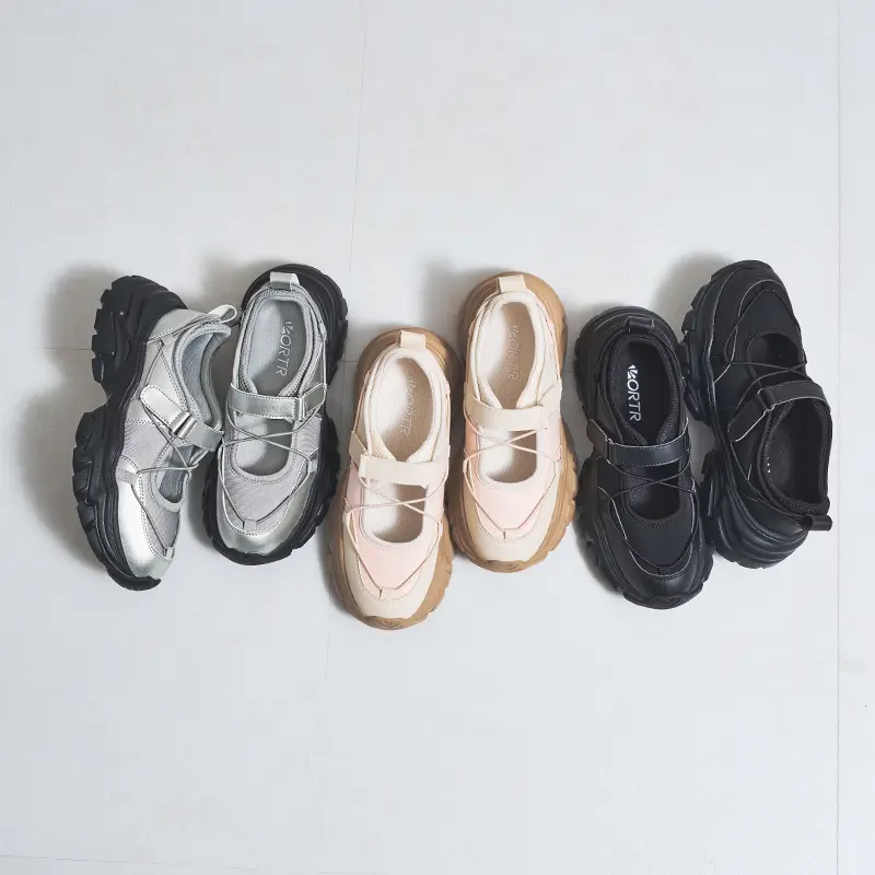 旬のメリージェーン型も！ 『オリエンタルトラフィック』のスポーツブランド『ORTR』きれいめスニーカー4選 | MORE