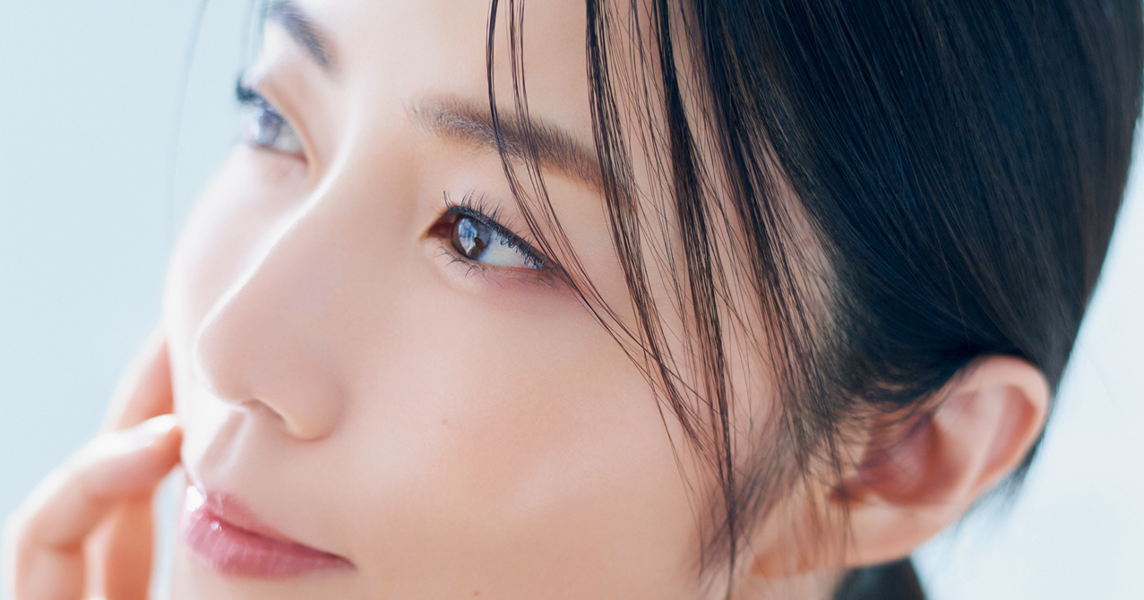 MEGUMIさんに聞く20代の美容Q&A。いちばんお金をかけるとしたら「美容液」 | MORE